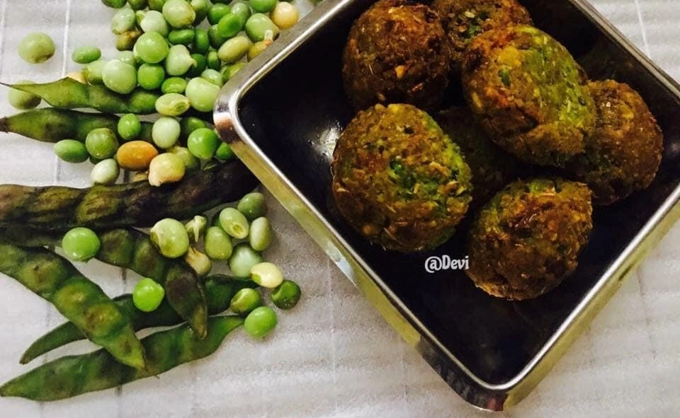 Pachai Thuvarai (Green Pigeon Peas) Kola Urundai – KitchenDB – My ...